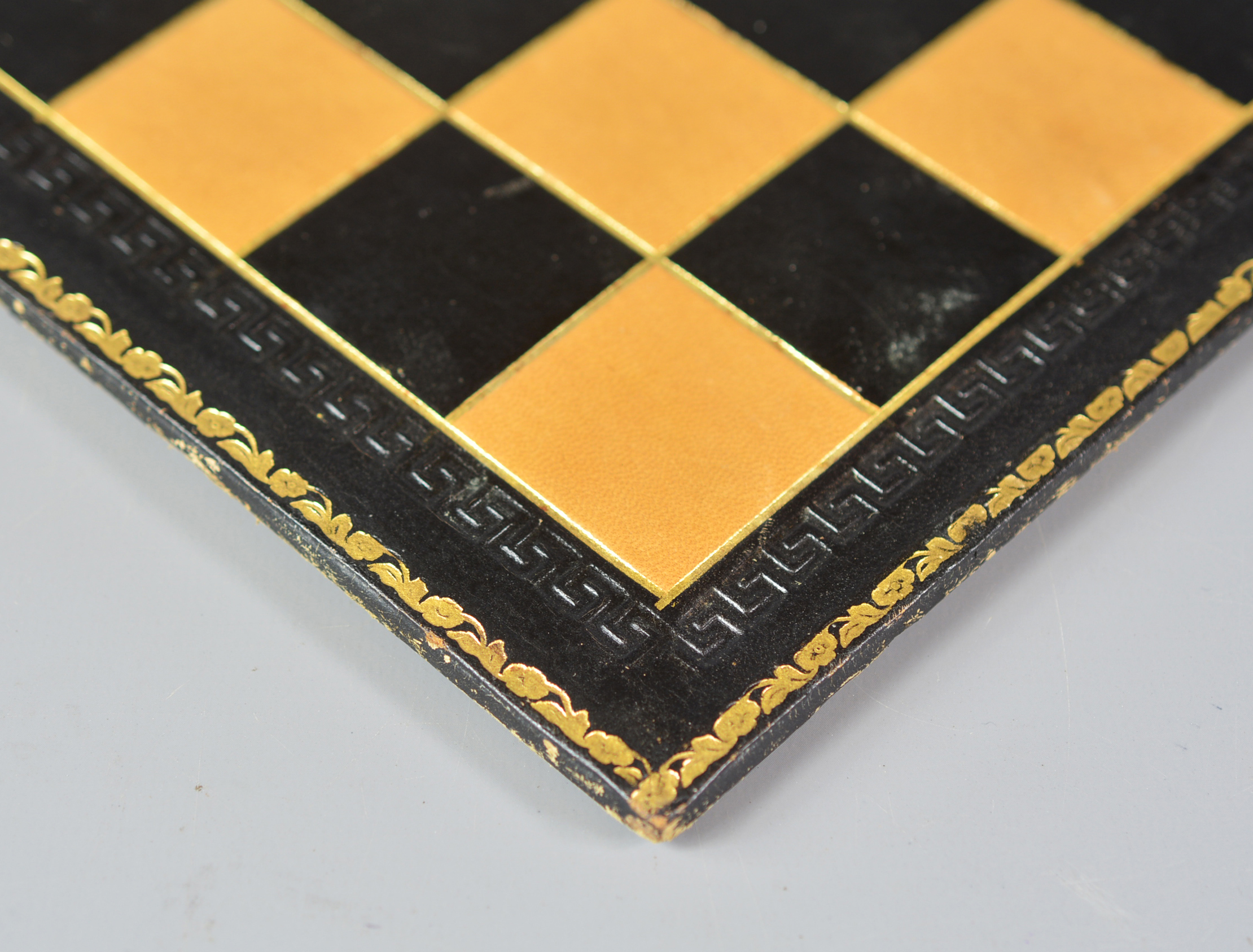 REF3404 English tooled leather chess board - Antique Chess Shop